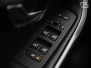 Melns Volvo V40 2015 Viļņa, ar dzinēja tilpumu 1.60 L un nobraukumu 141 tūkst. km par 9199 €, foto 27 vietnē AUTOMOTO.COM.LV