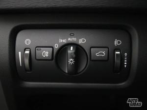 Melns Volvo V40 2015 Viļņa, ar dzinēja tilpumu 1.60 L un nobraukumu 141 tūkst. km par 9199 €, foto 28 vietnē AUTOMOTO.COM.LV