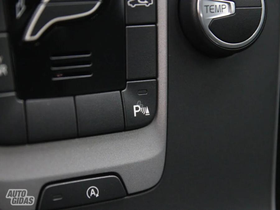 Melns Volvo V40 2015 Viļņa, ar dzinēja tilpumu 1.60 L un nobraukumu 141 tūkst. km par 9199 €, foto 32 vietnē AUTOMOTO.COM.LV