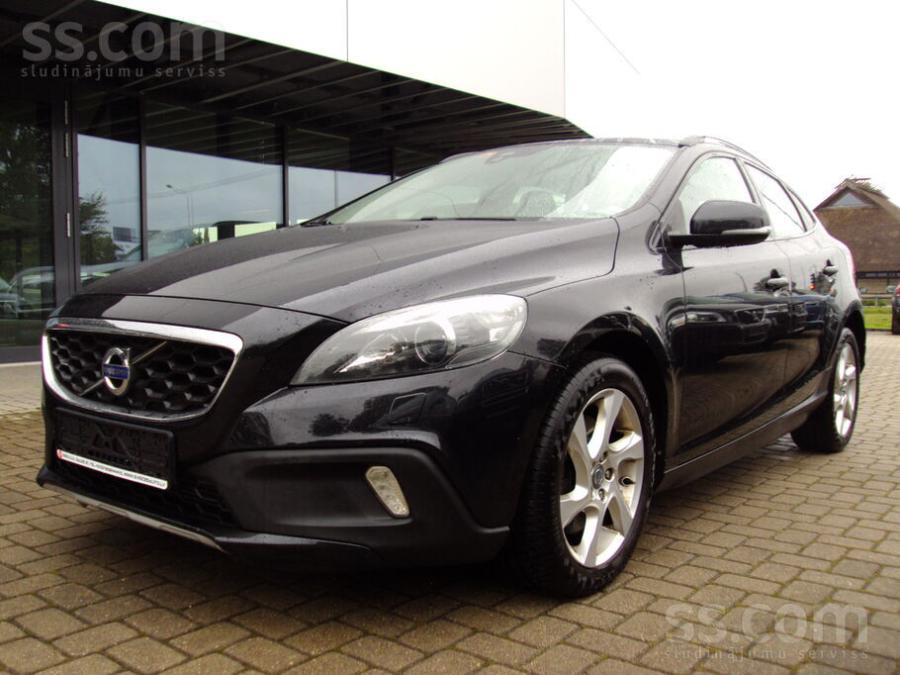 Черный Вольво В40 2015 в Рига, объемом двигателя 2.00 л и пробегом 193 тыс. км за 10300 €, фото 1 на AUTOMOTO.COM.LV