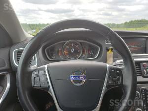 Черный Вольво В40 2015 в Валмиера, объемом двигателя 2.00 л и пробегом 252 тыс. км за 6900 €, фото 18 на AUTOMOTO.COM.LV