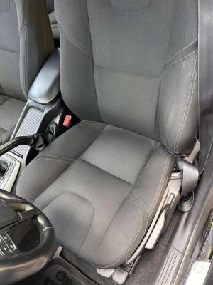Black Volvo V40 2015 in Jurbarkas, with an engine capacity of 1.97 L and mileage of 257 thousand km for 4200 €, photo 13 on AUTOMOTO.COM.LV