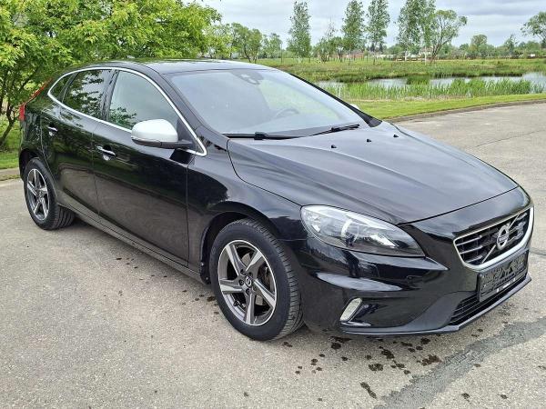 Melns Volvo V40 2015 Ukmergė, ar dzinēja tilpumu 2.00 L un nobraukumu 214 tūkst. km par 5750 €, foto 3 vietnē AUTOMOTO.COM.LV