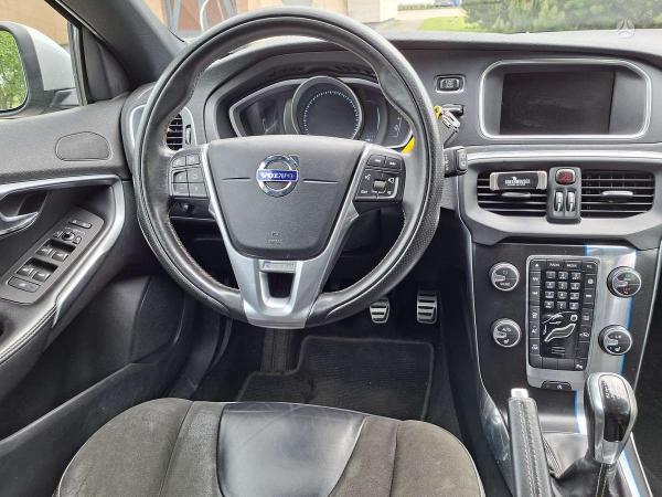 Melns Volvo V40 2015 Ukmergė, ar dzinēja tilpumu 2.00 L un nobraukumu 214 tūkst. km par 5750 €, foto 7 vietnē AUTOMOTO.COM.LV
