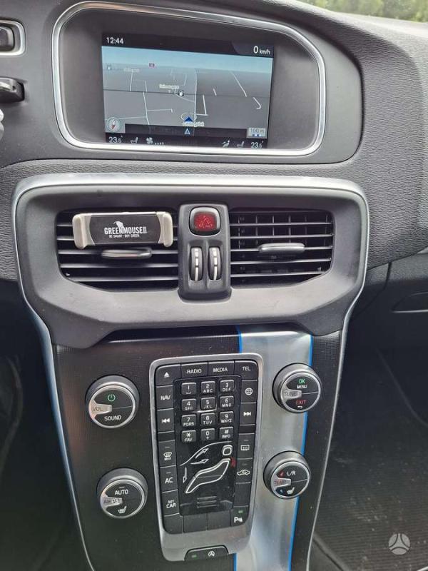 Melns Volvo V40 2015 Ukmergė, ar dzinēja tilpumu 2.00 L un nobraukumu 214 tūkst. km par 5750 €, foto 8 vietnē AUTOMOTO.COM.LV