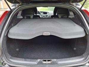 Black Volvo V40 2015 in Ukmerge, with an engine capacity of 2.00 L and mileage of 214 thousand km for 5750 €, photo 16 on AUTOMOTO.COM.LV