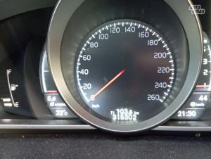 Black Volvo V40 2015 in Sakiai, with an engine capacity of 1.60 L and mileage of 315 thousand km for 4900 €, photo 8 on AUTOMOTO.COM.LV