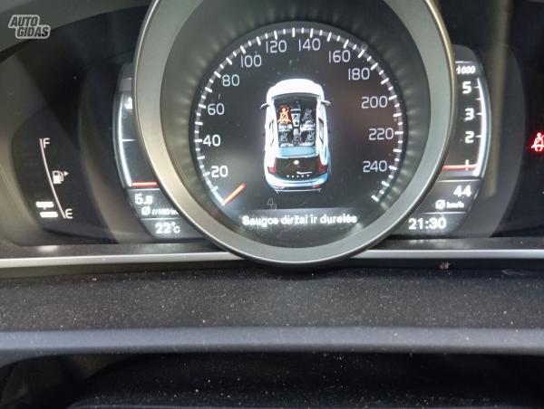Black Volvo V40 2015 in Sakiai, with an engine capacity of 1.60 L and mileage of 315 thousand km for 4900 €, photo 8 on AUTOMOTO.COM.LV