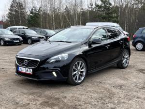 Melns Volvo V40 2015 Rīga, ar dzinēja tilpumu 2.00 L un nobraukumu 248 tūkst. km par 9900 €, foto  vietnē AUTOMOTO.COM.LV