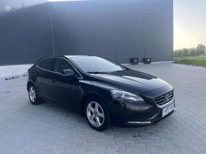 Black Volvo V40 2015 in Siauliai, with an engine capacity of 1.97 L and mileage of 242 thousand km for 8000 €, photo 3 on AUTOMOTO.COM.LV
