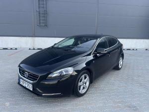 Black Volvo V40 2015 in Siauliai, with an engine capacity of 1.97 L and mileage of 242 thousand km for 8000 €, photo 9 on AUTOMOTO.COM.LV