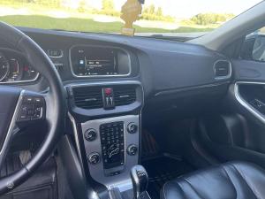 Black Volvo V40 2015 in Siauliai, with an engine capacity of 1.97 L and mileage of 242 thousand km for 8000 €, photo 22 on AUTOMOTO.COM.LV