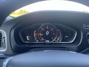 Black Volvo V40 2015 in Siauliai, with an engine capacity of 1.97 L and mileage of 242 thousand km for 8000 €, photo 23 on AUTOMOTO.COM.LV
