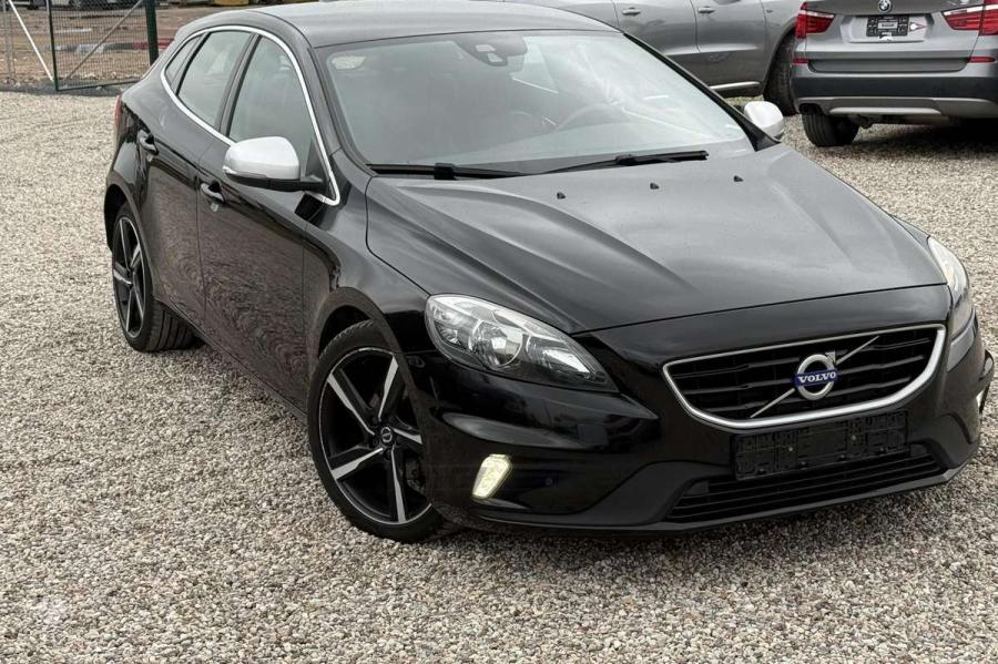 Melns Volvo V40 2015 Kauņa, ar dzinēja tilpumu 1.97 L un nobraukumu 287 tūkst. km par 5800 €, foto 3 vietnē AUTOMOTO.COM.LV