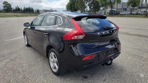 Melns Volvo V40 2015 Marijampole, ar dzinēja tilpumu 1.97 L un nobraukumu 299 tūkst. km par 4950 €, foto 5 vietnē AUTOMOTO.COM.LV