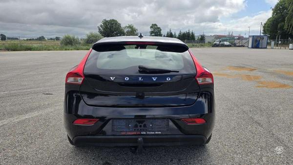 Melns Volvo V40 2015 Marijampole, ar dzinēja tilpumu 1.97 L un nobraukumu 299 tūkst. km par 4950 €, foto 6 vietnē AUTOMOTO.COM.LV