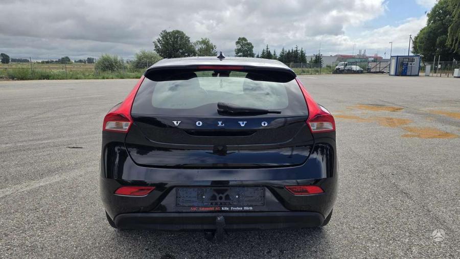 Melns Volvo V40 2015 Marijampole, ar dzinēja tilpumu 1.97 L un nobraukumu 299 tūkst. km par 4950 €, foto 7 vietnē AUTOMOTO.COM.LV