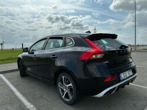 Black Volvo V40 2015 in Siauliai, with an engine capacity of 1.97 L and mileage of 221 thousand km for 6700 €, photo 4 on AUTOMOTO.COM.LV