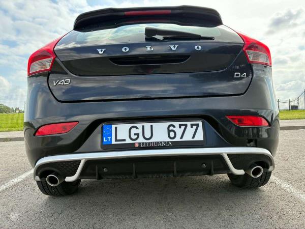 Melns Volvo V40 2015 Šauļi, ar dzinēja tilpumu 1.97 L un nobraukumu 221 tūkst. km par 6700 €, foto 4 vietnē AUTOMOTO.COM.LV