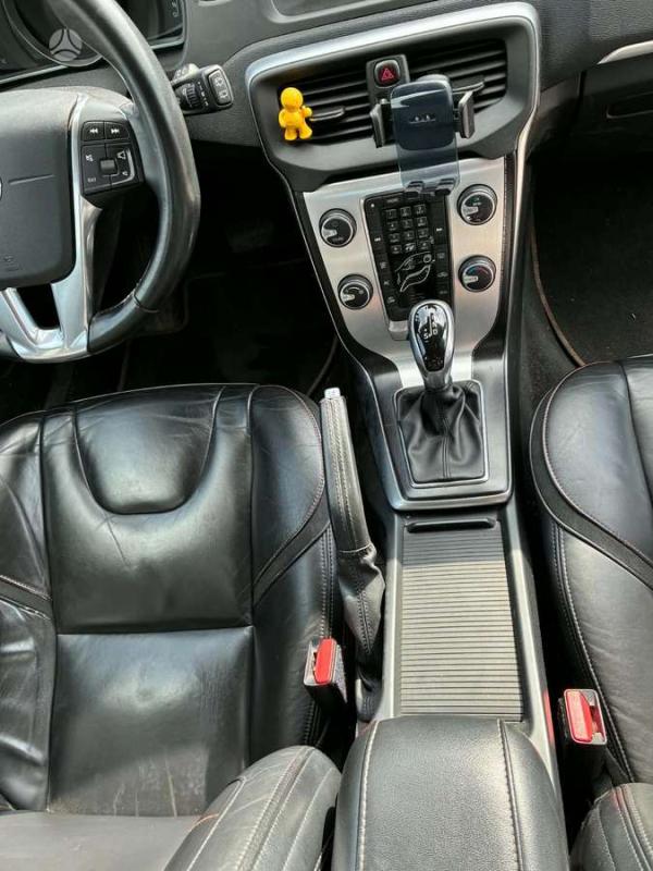 Melns Volvo V40 2015 Šauļi, ar dzinēja tilpumu 1.97 L un nobraukumu 221 tūkst. km par 6700 €, foto 6 vietnē AUTOMOTO.COM.LV