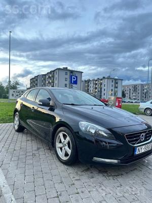 Черный Вольво В40 2015 в Рига, объемом двигателя 2.00 л и пробегом 185 тыс. км за 8500 €, фото 9 на AUTOMOTO.COM.LV
