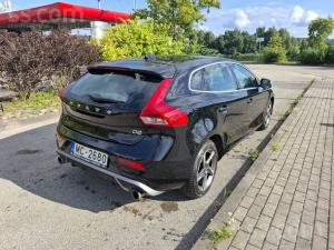 Black Volvo V40 2015 in Ogre, with an engine capacity of 2.00 L and mileage of 277 thousand km for 7550 €, photo 7 on AUTOMOTO.COM.LV