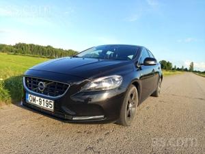 Black Volvo V40 2015 in Balvi, with an engine capacity of 2.00 L and mileage of 317 thousand km for 4500 €, photo 10 on AUTOMOTO.COM.LV