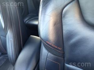 Black Volvo V40 2015 in Balvi, with an engine capacity of 2.00 L and mileage of 317 thousand km for 4500 €, photo 15 on AUTOMOTO.COM.LV