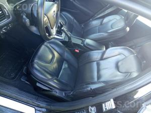 Black Volvo V40 2015 in Balvi, with an engine capacity of 2.00 L and mileage of 317 thousand km for 4500 €, photo 17 on AUTOMOTO.COM.LV