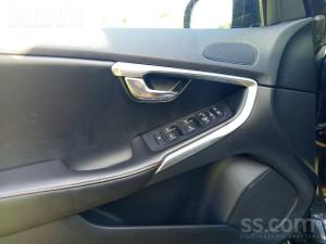 Black Volvo V40 2015 in Balvi, with an engine capacity of 2.00 L and mileage of 317 thousand km for 4500 €, photo 18 on AUTOMOTO.COM.LV