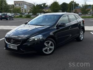 Black Volvo V40 2015 in Jelgava, with an engine capacity of 1.60 L and mileage of 253 thousand km for 5100 €, photo 4 on AUTOMOTO.COM.LV