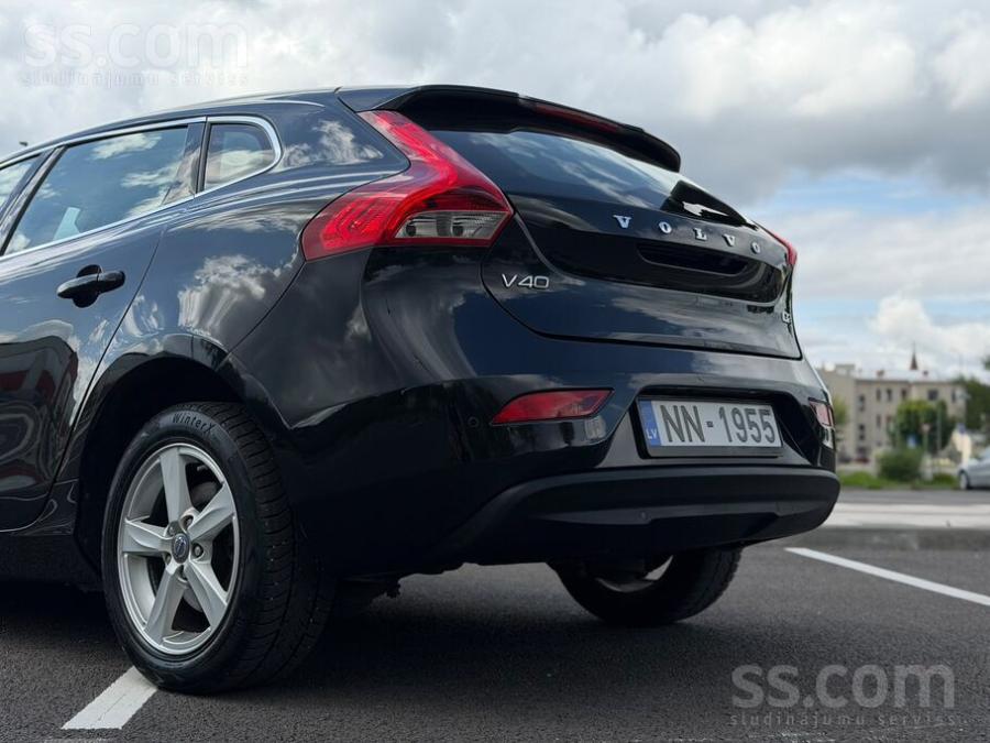 Black Volvo V40 2015 in Jelgava, with an engine capacity of 1.60 L and mileage of 253 thousand km for 5100 €, photo 9 on AUTOMOTO.COM.LV