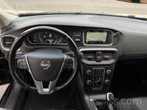 Black Volvo V40 2015 in Jelgava, with an engine capacity of 1.60 L and mileage of 253 thousand km for 5100 €, photo 15 on AUTOMOTO.COM.LV