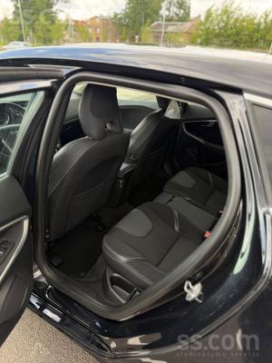Black Volvo V40 2015 in Jelgava, with an engine capacity of 1.60 L and mileage of 253 thousand km for 5100 €, photo 18 on AUTOMOTO.COM.LV
