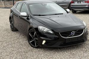 Black Volvo V40 2015 in Kaunas, with an engine capacity of 1.97 L and mileage of 287 thousand km for 5700 €, photo  on AUTOMOTO.COM.LV