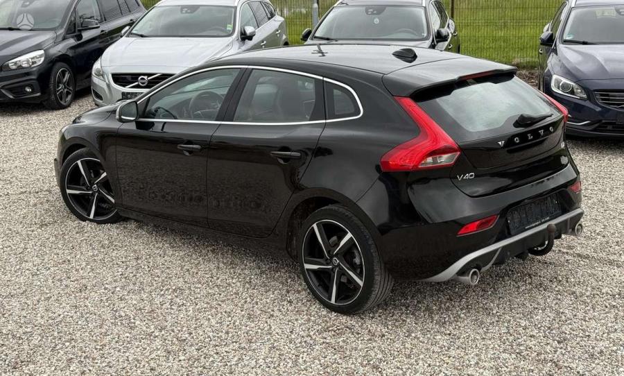 Black Volvo V40 2015 in Kaunas, with an engine capacity of 1.97 L and mileage of 287 thousand km for 5700 €, photo 5 on AUTOMOTO.COM.LV
