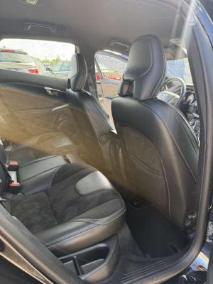 Black Volvo V40 2015 in Kaunas, with an engine capacity of 1.97 L and mileage of 287 thousand km for 5700 €, photo 6 on AUTOMOTO.COM.LV