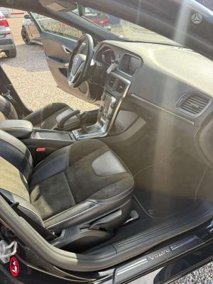 Black Volvo V40 2015 in Kaunas, with an engine capacity of 1.97 L and mileage of 287 thousand km for 5700 €, photo 7 on AUTOMOTO.COM.LV