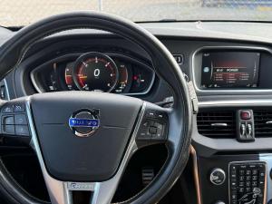 Black Volvo V40 2015 in Kaunas, with an engine capacity of 1.97 L and mileage of 287 thousand km for 5700 €, photo 9 on AUTOMOTO.COM.LV