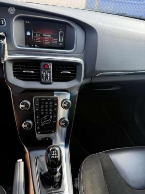 Black Volvo V40 2015 in Kaunas, with an engine capacity of 1.97 L and mileage of 287 thousand km for 5700 €, photo 10 on AUTOMOTO.COM.LV