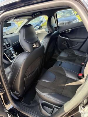 Black Volvo V40 2015 in Kaunas, with an engine capacity of 1.97 L and mileage of 287 thousand km for 5700 €, photo 12 on AUTOMOTO.COM.LV