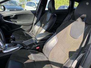Black Volvo V40 2015 in Kaunas, with an engine capacity of 1.97 L and mileage of 287 thousand km for 5700 €, photo 13 on AUTOMOTO.COM.LV