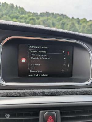 Melns Volvo V40 2015 Viļņa, ar dzinēja tilpumu 1.56 L un nobraukumu 201 tūkst. km par 7350 €, foto 12 vietnē AUTOMOTO.COM.LV
