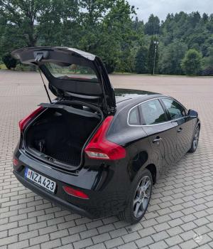 Melns Volvo V40 2015 Viļņa, ar dzinēja tilpumu 1.56 L un nobraukumu 201 tūkst. km par 7350 €, foto 18 vietnē AUTOMOTO.COM.LV