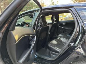 Black Volvo V40 2015 in Vilnius, with an engine capacity of 1.97 L and mileage of 280 thousand km for 3400 €, photo 9 on AUTOMOTO.COM.LV