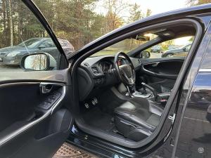 Black Volvo V40 2015 in Vilnius, with an engine capacity of 1.97 L and mileage of 280 thousand km for 3400 €, photo 10 on AUTOMOTO.COM.LV