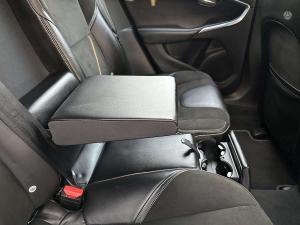 Black Volvo V40 2015 in Vilnius, with an engine capacity of 1.97 L and mileage of 280 thousand km for 3400 €, photo 13 on AUTOMOTO.COM.LV