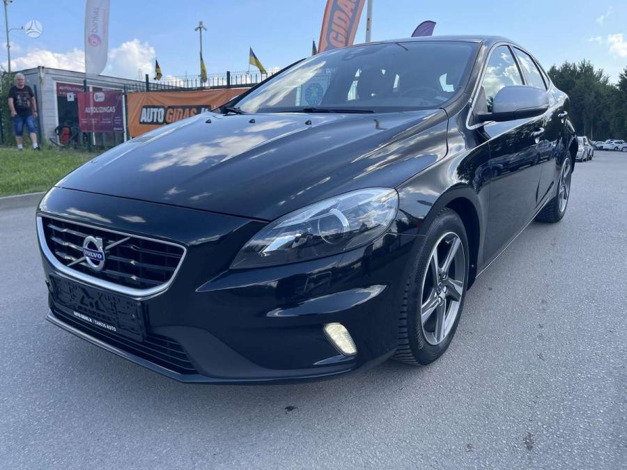 Melns Volvo V40 2015 Kauņa, ar dzinēja tilpumu 1.97 L un nobraukumu 258 tūkst. km par 6250 €, foto 1 vietnē AUTOMOTO.COM.LV