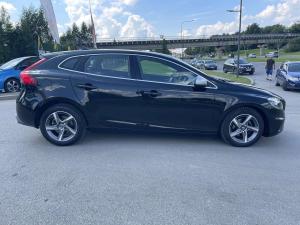Melns Volvo V40 2015 Kauņa, ar dzinēja tilpumu 1.97 L un nobraukumu 258 tūkst. km par 6250 €, foto 9 vietnē AUTOMOTO.COM.LV