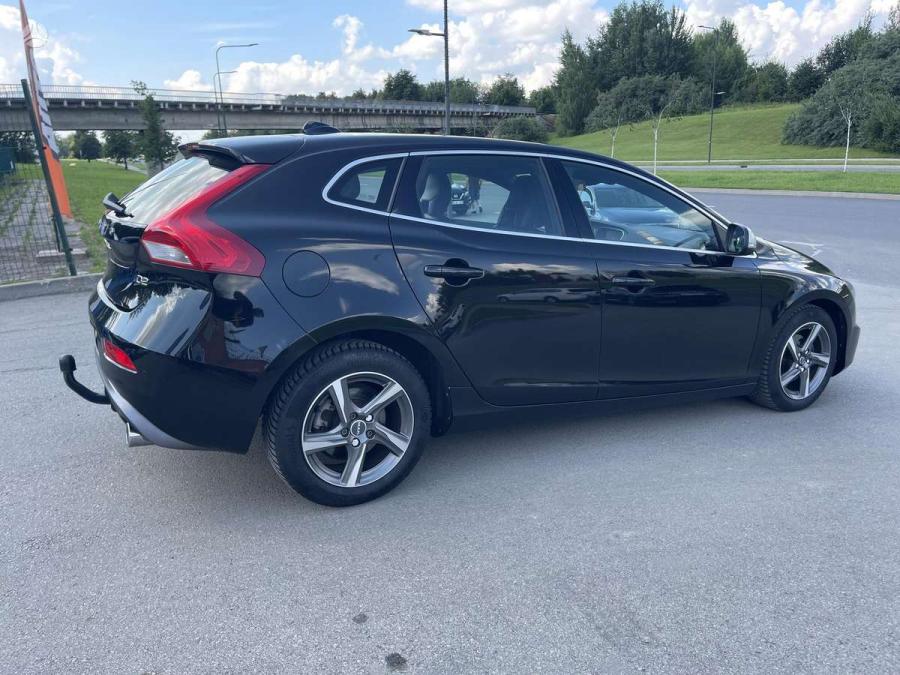 Melns Volvo V40 2015 Kauņa, ar dzinēja tilpumu 1.97 L un nobraukumu 258 tūkst. km par 6250 €, foto 10 vietnē AUTOMOTO.COM.LV